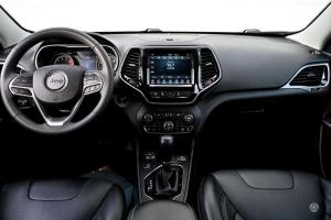 Balts Jeep Cherokee 2022 Kretinga, ar dzinēja tilpumu 3.24 L un nobraukumu 64 tūkst. km par 18499 €, foto 28 vietnē AUTOMOTO.COM.LV