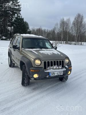 Желтый Джип Чероки 2002 в Лудза, объемом двигателя 2.50 л и пробегом 409 тыс. км за 2000 €, фото 3 на AUTOMOTO.COM.LV