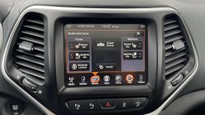 Dzeltens Jeep Cherokee 2018 Marijampole, ar dzinēja tilpumu 2.18 L un nobraukumu 230 tūkst. km par 12590 €, foto 34 vietnē AUTOMOTO.COM.LV