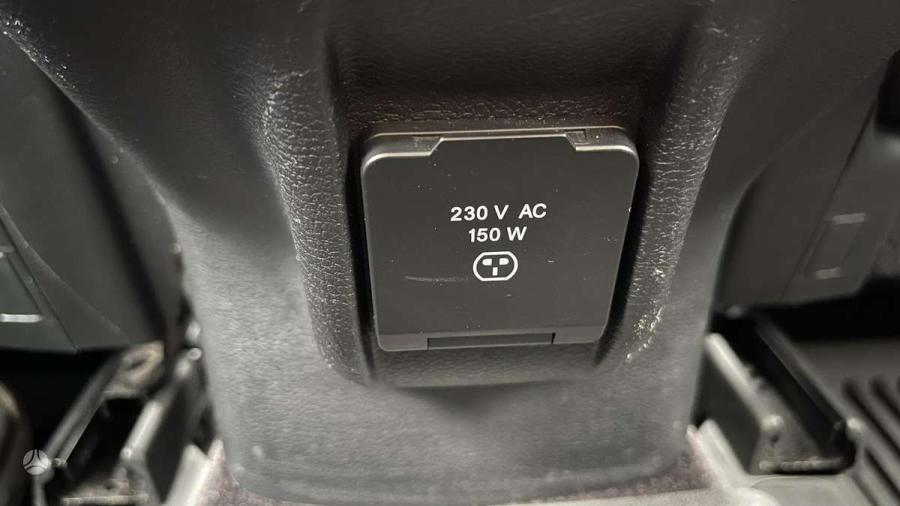 Dzeltens Jeep Cherokee 2018 Marijampole, ar dzinēja tilpumu 2.18 L un nobraukumu 230 tūkst. km par 12590 €, foto 44 vietnē AUTOMOTO.COM.LV
