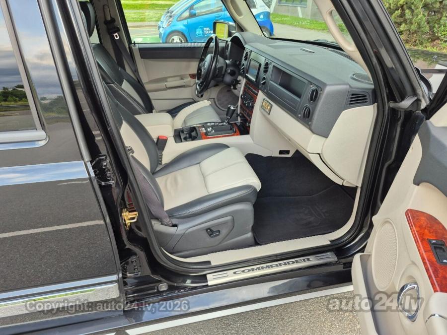 Black Jeep Commander 2006 in Tallinn, with an engine capacity of 3.00 L and mileage of 180 thousand km for 9999 €, photo 23 on AUTOMOTO.COM.LV