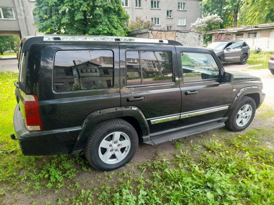 Black Jeep Commander 2006 in Riga, with an engine capacity of 3.00 L and mileage of 350 thousand km for 4500 €, photo 6 on AUTOMOTO.COM.LV