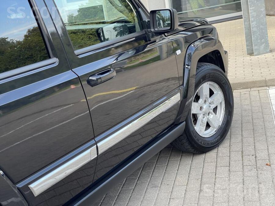 Melns Jeep Commander 2007 Jūrmala, ar dzinēja tilpumu 3.00 L un nobraukumu 0 tūkst. km par 5750 €, foto 17 vietnē AUTOMOTO.COM.LV