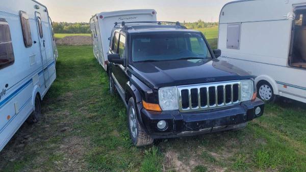 Black Jeep Commander 2007 in Vilnius, with an engine capacity of 4.70 L and mileage of 312 thousand km for 3500 €, photo 6 on AUTOMOTO.COM.LV