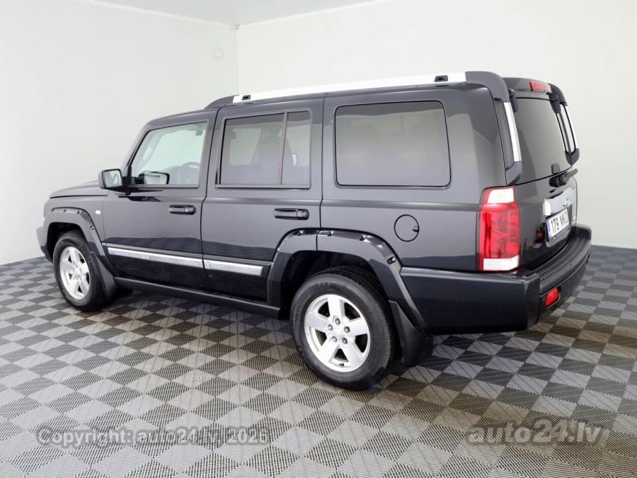 Melns Jeep Commander 2007 Tallina, ar dzinēja tilpumu 3.00 L un nobraukumu 348 tūkst. km par 4299 €, foto 4 vietnē AUTOMOTO.COM.LV