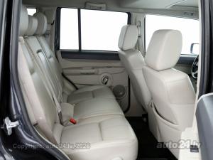Black Jeep Commander 2007 in Tallinn, with an engine capacity of 3.00 L and mileage of 221 thousand km for 3999 €, photo 8 on AUTOMOTO.COM.LV