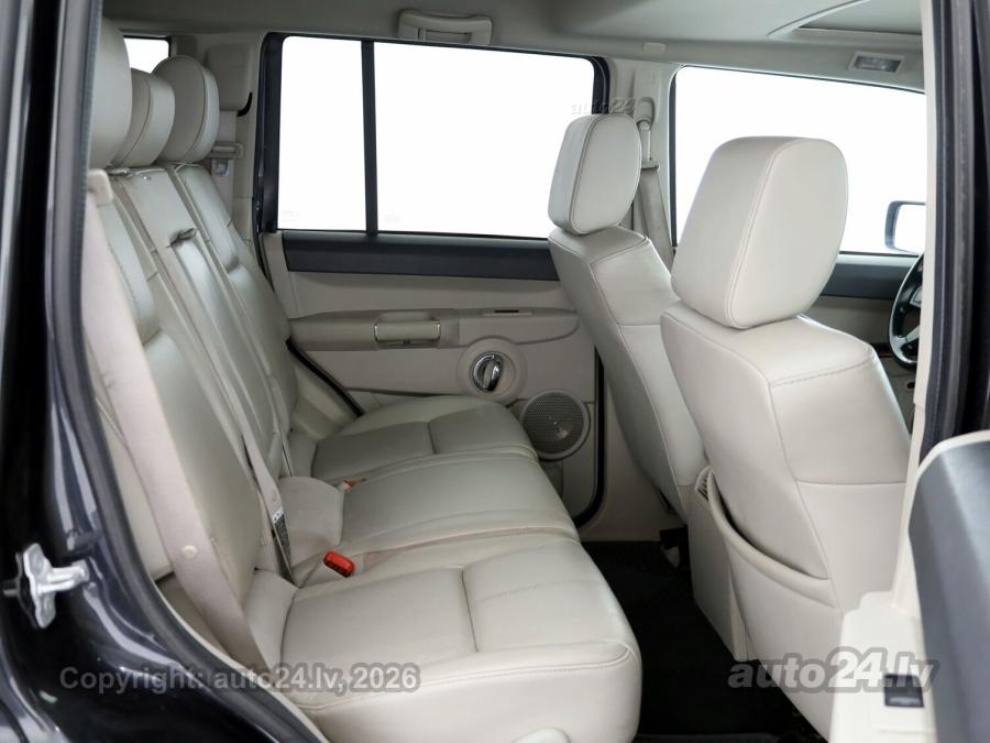 Black Jeep Commander 2007 in Tallinn, with an engine capacity of 3.00 L and mileage of 221 thousand km for 3999 €, photo 8 on AUTOMOTO.COM.LV