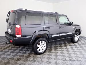 Melns Jeep Commander 2007 Tallina, ar dzinēja tilpumu 3.00 L un nobraukumu 299 tūkst. km par 4299 €, foto 4 vietnē AUTOMOTO.COM.LV