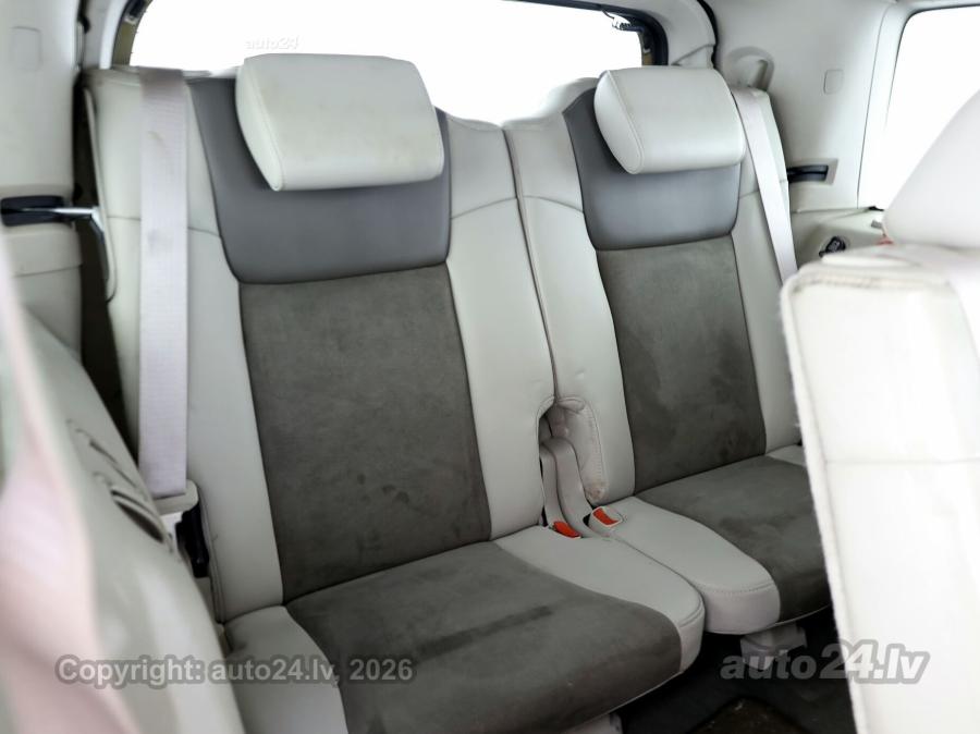Melns Jeep Commander 2007 Tallina, ar dzinēja tilpumu 3.00 L un nobraukumu 299 tūkst. km par 4299 €, foto 9 vietnē AUTOMOTO.COM.LV