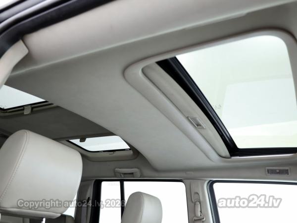 Melns Jeep Commander 2007 Tallina, ar dzinēja tilpumu 3.00 L un nobraukumu 299 tūkst. km par 4299 €, foto 9 vietnē AUTOMOTO.COM.LV