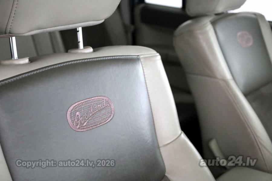 Melns Jeep Commander 2007 Tallina, ar dzinēja tilpumu 3.00 L un nobraukumu 299 tūkst. km par 4299 €, foto 12 vietnē AUTOMOTO.COM.LV