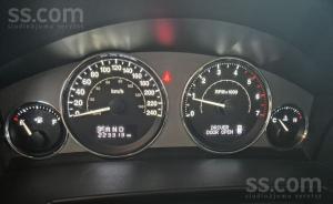 Black Jeep Commander 2007 in Gulbene, with an engine capacity of 3.00 L and mileage of 234 thousand km for 6990 €, photo 11 on AUTOMOTO.COM.LV