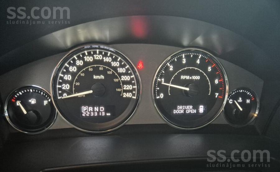 Black Jeep Commander 2007 in Gulbene, with an engine capacity of 3.00 L and mileage of 234 thousand km for 6990 €, photo 11 on AUTOMOTO.COM.LV