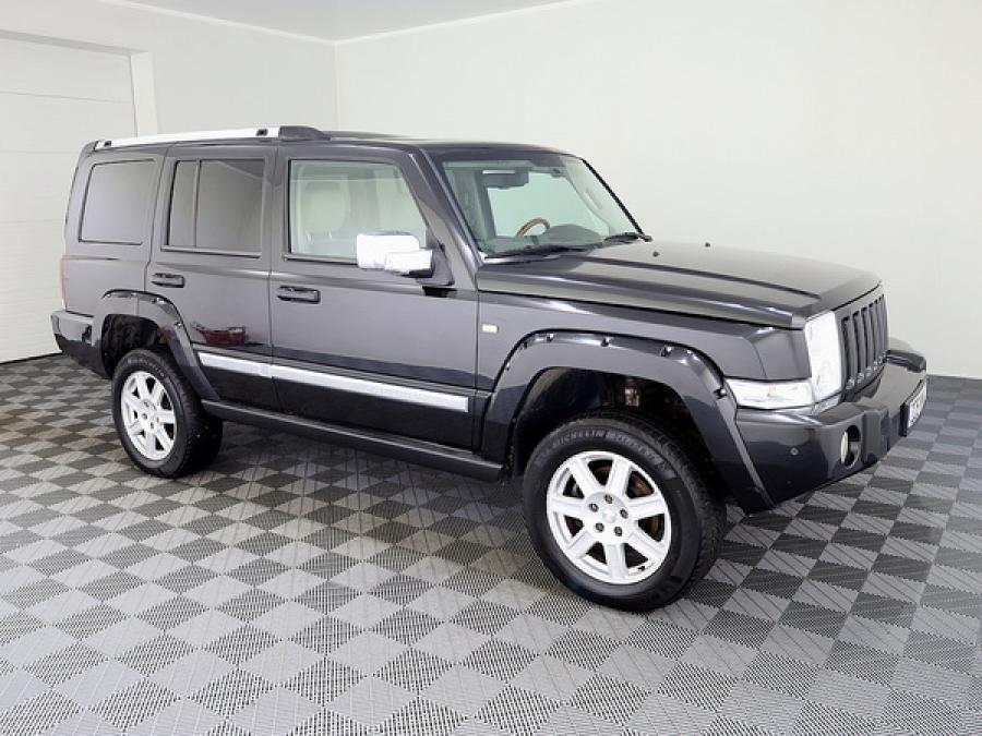 Black Jeep Commander 2007 in Tallinn, with an engine capacity of 3.00 L and mileage of 299 thousand km for 3999 €, photo 1 on AUTOMOTO.COM.LV