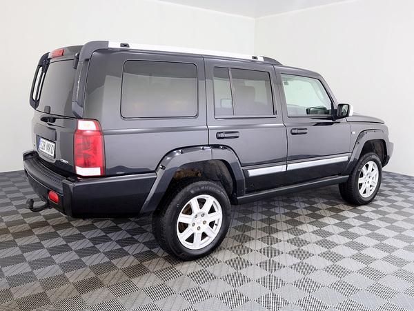 Melns Jeep Commander 2007 Tallina, ar dzinēja tilpumu 3.00 L un nobraukumu 299 tūkst. km par 3999 €, foto 3 vietnē AUTOMOTO.COM.LV