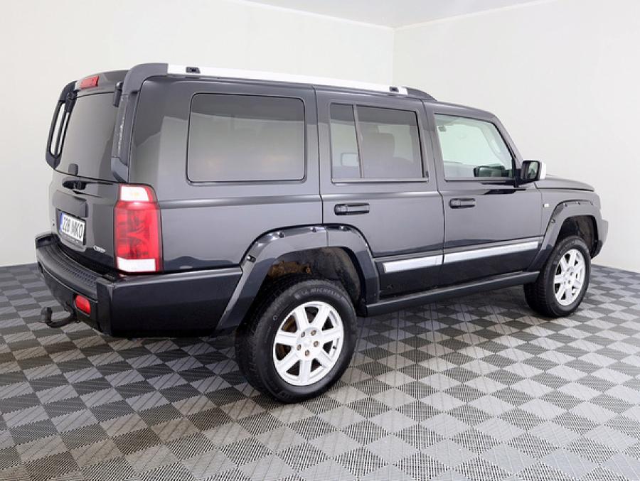 Black Jeep Commander 2007 in Tallinn, with an engine capacity of 3.00 L and mileage of 299 thousand km for 3999 €, photo 4 on AUTOMOTO.COM.LV
