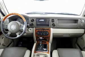 Black Jeep Commander 2007 in Tallinn, with an engine capacity of 3.00 L and mileage of 299 thousand km for 3999 €, photo 6 on AUTOMOTO.COM.LV