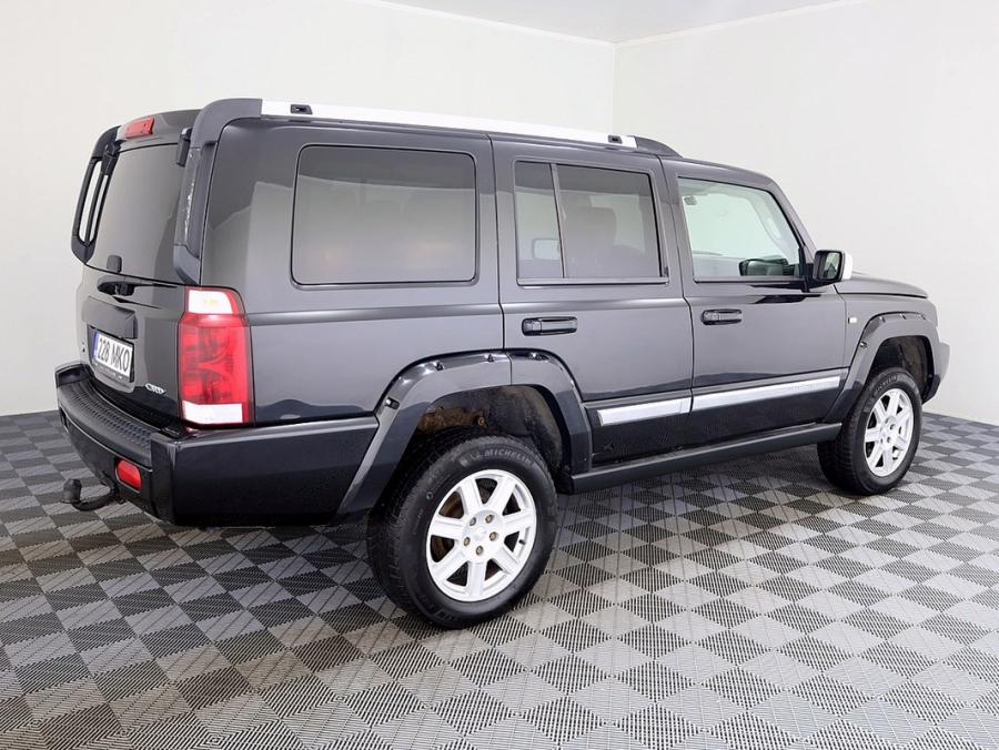 Black Jeep Commander 2007 in Tallinn, with an engine capacity of 3.00 L and mileage of 299 thousand km for 3999 €, photo 13 on AUTOMOTO.COM.LV