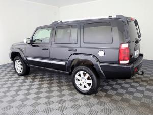 Black Jeep Commander 2007 in Tallinn, with an engine capacity of 3.00 L and mileage of 299 thousand km for 3999 €, photo 14 on AUTOMOTO.COM.LV