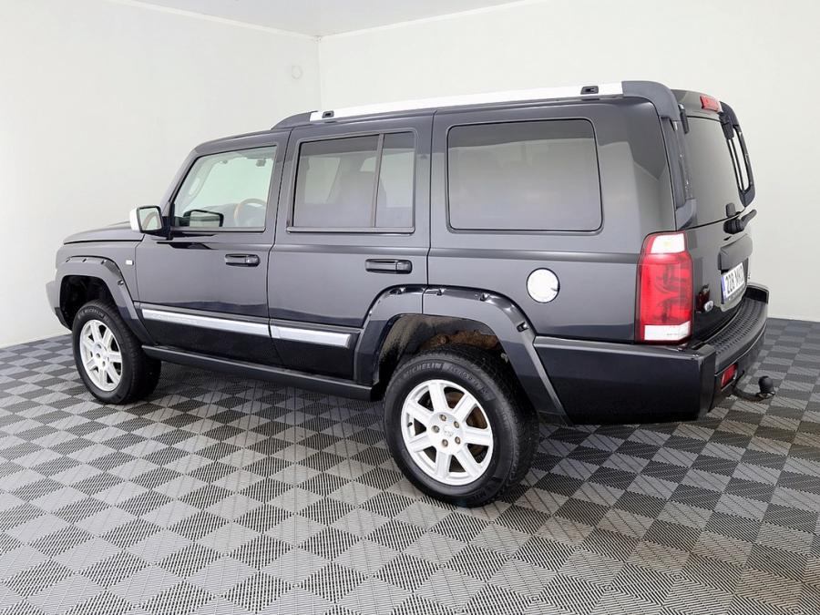 Black Jeep Commander 2007 in Tallinn, with an engine capacity of 3.00 L and mileage of 299 thousand km for 3999 €, photo 14 on AUTOMOTO.COM.LV