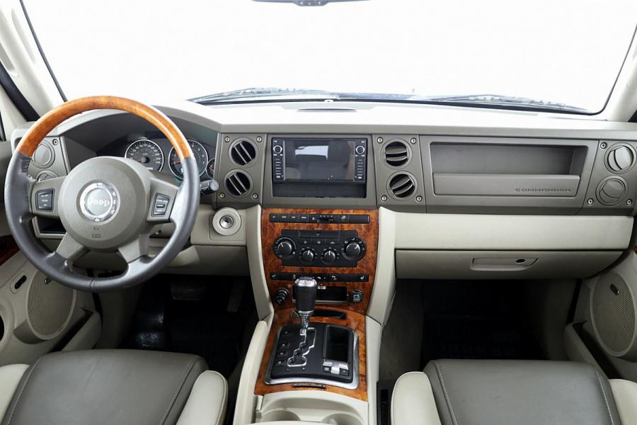 Black Jeep Commander 2007 in Tallinn, with an engine capacity of 3.00 L and mileage of 299 thousand km for 3999 €, photo 15 on AUTOMOTO.COM.LV