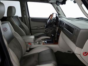 Black Jeep Commander 2007 in Tallinn, with an engine capacity of 3.00 L and mileage of 299 thousand km for 3999 €, photo 16 on AUTOMOTO.COM.LV