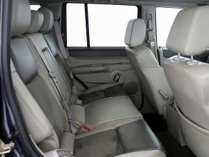 Black Jeep Commander 2007 in Tallinn, with an engine capacity of 3.00 L and mileage of 299 thousand km for 3999 €, photo 17 on AUTOMOTO.COM.LV