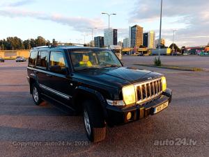 Melns Jeep Commander 2007 Tallina, ar dzinēja tilpumu 3.00 L un nobraukumu 237 tūkst. km par 8990 €, foto  vietnē AUTOMOTO.COM.LV