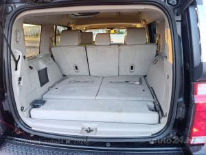Black Jeep Commander 2007 in Tallinn, with an engine capacity of 3.00 L and mileage of 237 thousand km for 8990 €, photo 6 on AUTOMOTO.COM.LV