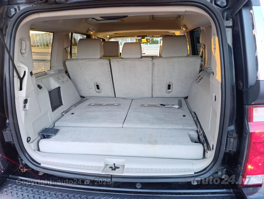 Black Jeep Commander 2007 in Tallinn, with an engine capacity of 3.00 L and mileage of 237 thousand km for 8990 €, photo 6 on AUTOMOTO.COM.LV