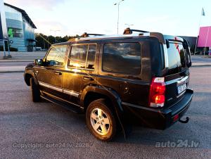 Black Jeep Commander 2007 in Tallinn, with an engine capacity of 3.00 L and mileage of 237 thousand km for 8990 €, photo 8 on AUTOMOTO.COM.LV