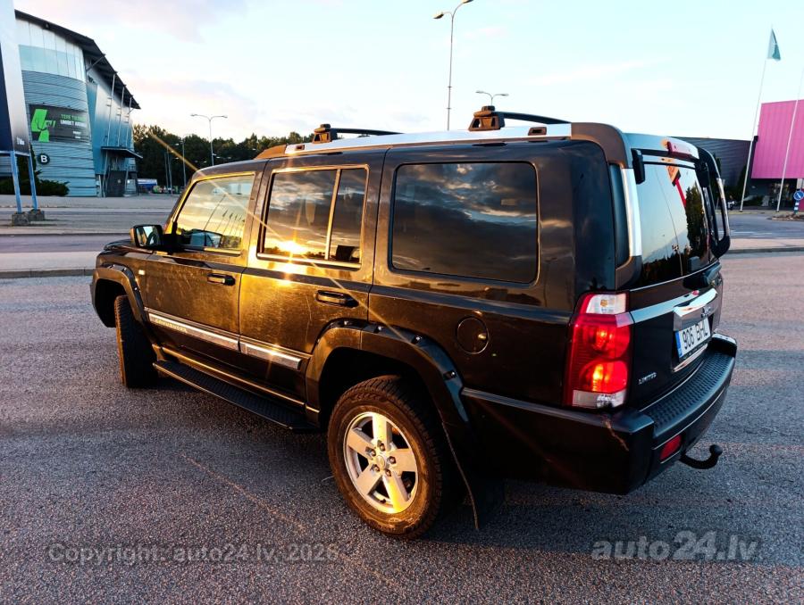 Black Jeep Commander 2007 in Tallinn, with an engine capacity of 3.00 L and mileage of 237 thousand km for 8990 €, photo 8 on AUTOMOTO.COM.LV