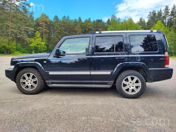Black Jeep Commander 2008 in Jurmala, with an engine capacity of 3.00 L and mileage of 313 thousand km for 8200 €, photo 5 on AUTOMOTO.COM.LV