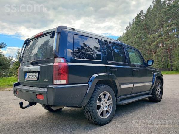 Black Jeep Commander 2008 in Jurmala, with an engine capacity of 3.00 L and mileage of 313 thousand km for 8200 €, photo 8 on AUTOMOTO.COM.LV