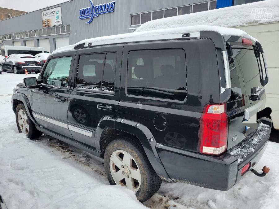 Black Jeep Commander 2008 in Alytus, with an engine capacity of 5.70 L and mileage of 184 thousand km for 7900 €, photo 4 on AUTOMOTO.COM.LV