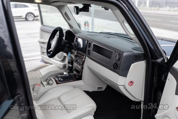 Black Jeep Commander 2009 in Tallinn, with an engine capacity of 3.00 L and mileage of 271 thousand km for 5999 €, photo 11 on AUTOMOTO.COM.LV