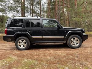 Melns Jeep Commander 2009 Rīga, ar dzinēja tilpumu 3.00 L un nobraukumu 278 tūkst. km par 6000 €, foto 3 vietnē AUTOMOTO.COM.LV