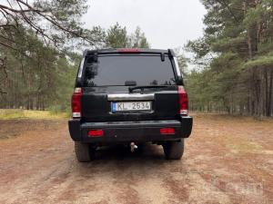 Melns Jeep Commander 2009 Rīga, ar dzinēja tilpumu 3.00 L un nobraukumu 278 tūkst. km par 6000 €, foto 4 vietnē AUTOMOTO.COM.LV
