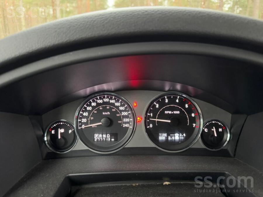 Melns Jeep Commander 2009 Rīga, ar dzinēja tilpumu 3.00 L un nobraukumu 278 tūkst. km par 6000 €, foto 5 vietnē AUTOMOTO.COM.LV