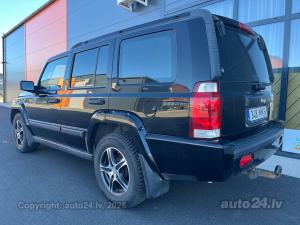 Black Jeep Commander 2007 in Kuressaare, with an engine capacity of 3.00 L and mileage of 361 thousand km for 6950 €, photo 5 on AUTOMOTO.COM.LV