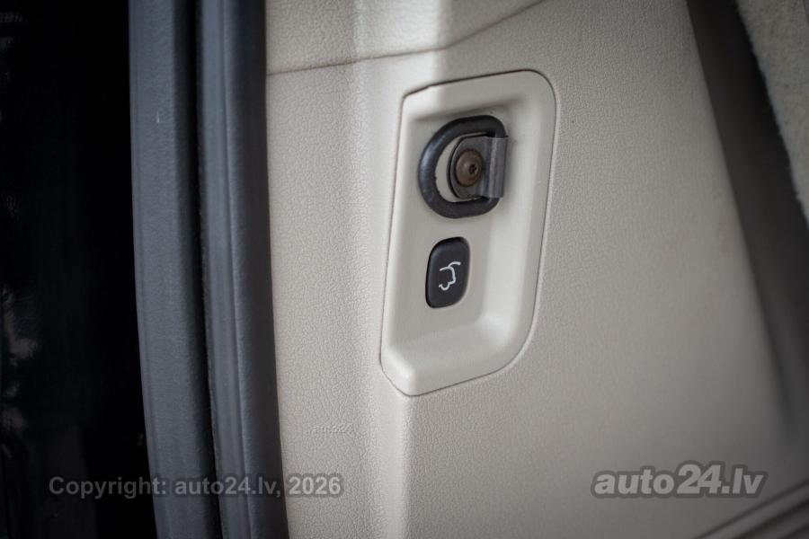 Melns Jeep Commander 2008 Pērnava, ar dzinēja tilpumu 3.00 L un nobraukumu 236 tūkst. km par 11490 €, foto 30 vietnē AUTOMOTO.COM.LV