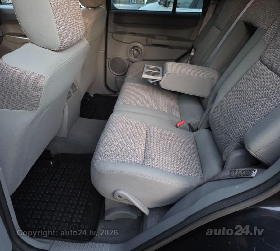 Jeep Commander 2007 Tallina, ar dzinēja tilpumu 3.00 L un nobraukumu 220 tūkst. km par 8180 €, foto 15 vietnē AUTOMOTO.COM.LV
