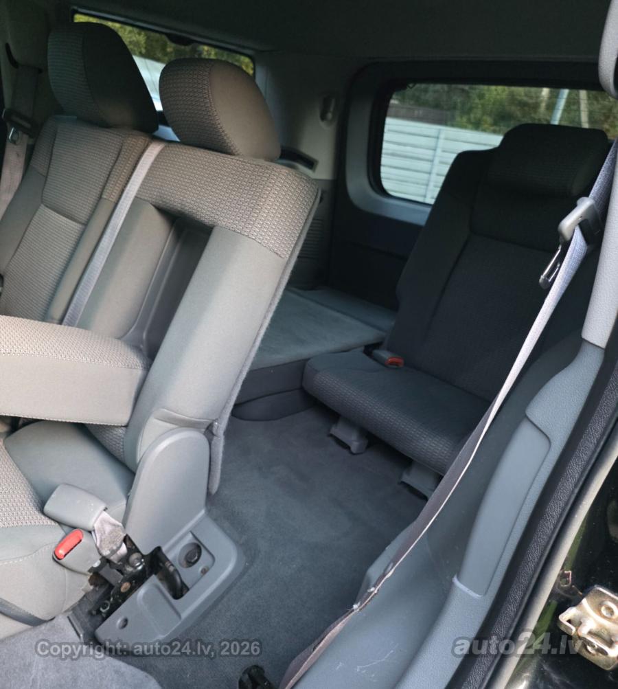 Jeep Commander 2007 Tallina, ar dzinēja tilpumu 3.00 L un nobraukumu 220 tūkst. km par 8180 €, foto 17 vietnē AUTOMOTO.COM.LV