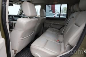 Green Jeep Commander 2006 in Tukums, with an engine capacity of 3.00 L and mileage of 392 thousand km for 6400 €, photo 16 on AUTOMOTO.COM.LV