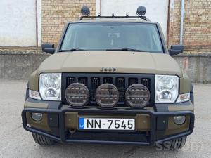 Green Jeep Commander 2006 in Tukums, with an engine capacity of 3.00 L and mileage of 392 thousand km for 6400 €, photo 3 on AUTOMOTO.COM.LV