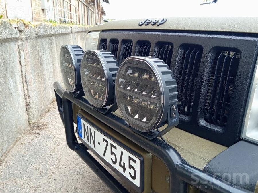 Green Jeep Commander 2006 in Tukums, with an engine capacity of 3.00 L and mileage of 392 thousand km for 6400 €, photo 7 on AUTOMOTO.COM.LV