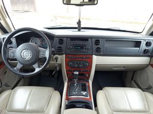 Green Jeep Commander 2006 in Tukums, with an engine capacity of 3.00 L and mileage of 392 thousand km for 6400 €, photo 9 on AUTOMOTO.COM.LV