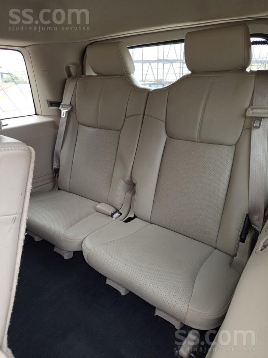 Green Jeep Commander 2006 in Tukums, with an engine capacity of 3.00 L and mileage of 392 thousand km for 6400 €, photo 15 on AUTOMOTO.COM.LV