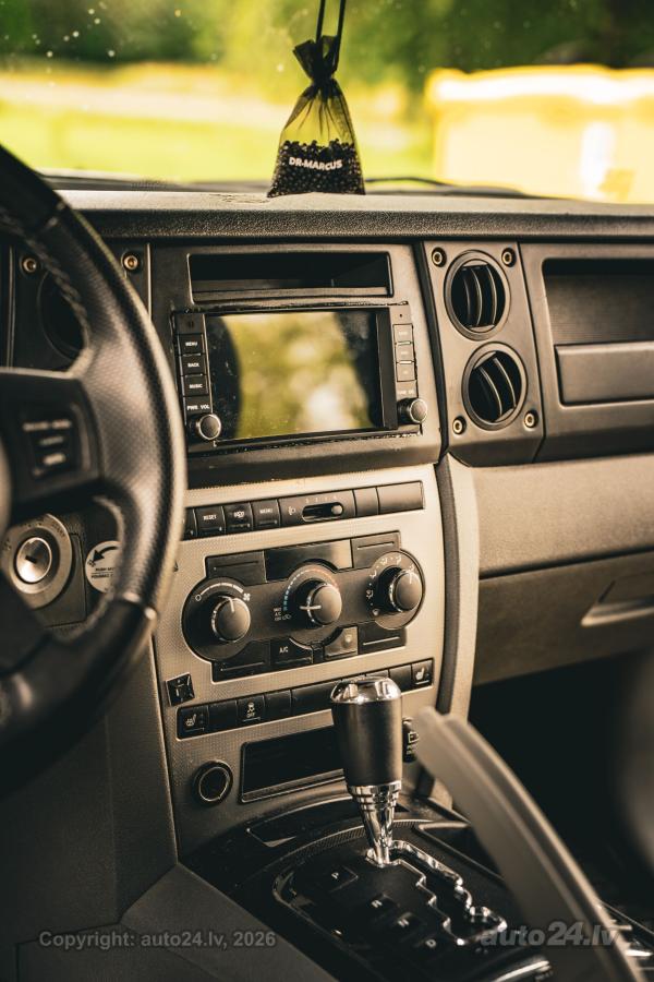 Green Jeep Commander 2006 in Tallinn, with an engine capacity of 3.00 L and mileage of 309 thousand km for 6700 €, photo 9 on AUTOMOTO.COM.LV