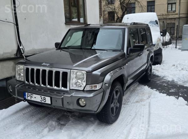 Grey Jeep Commander 2007 in Riga, with an engine capacity of 3.00 L and mileage of 325 thousand km for 6700 €, photo 1 on AUTOMOTO.COM.LV